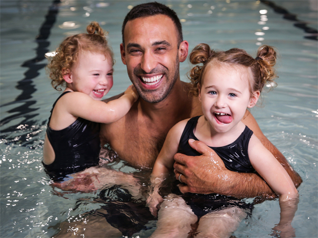 Dads Take The Lead As 'Swimming Parent' | Female.com.au